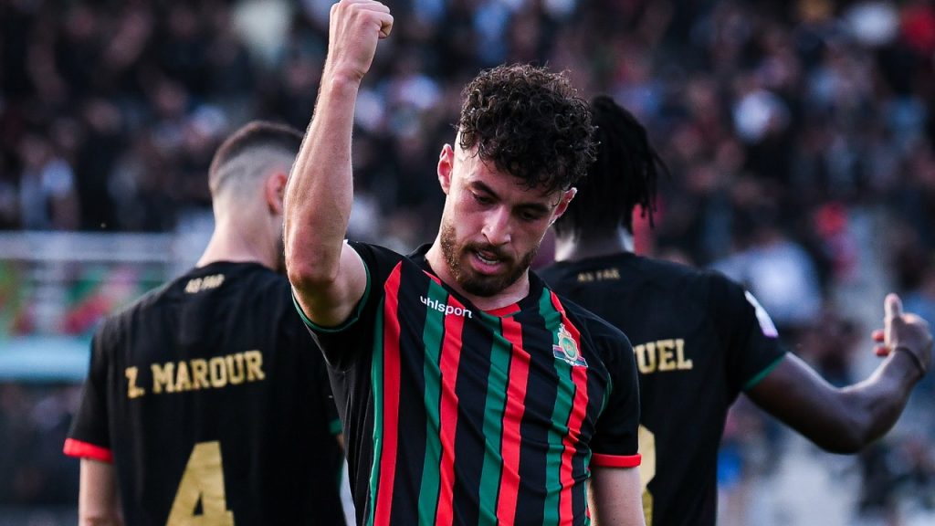 الجيش يكرس الصدارة وفوز أول للرجاء بدوري أبطال إفريقيا